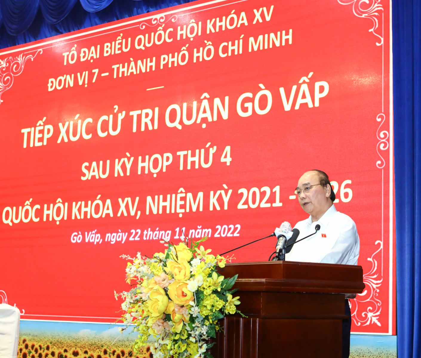 Chủ tịch nước Nguyễn Xuân Phúc tiếp xúc cử tri Quận Gò Vấp, thành phố Hồ Chí Minh